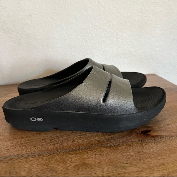 OOFOS | Shoes | Oofos Womens Ooahh Luxe Slide Sandal Latte Size W9 M7 ...